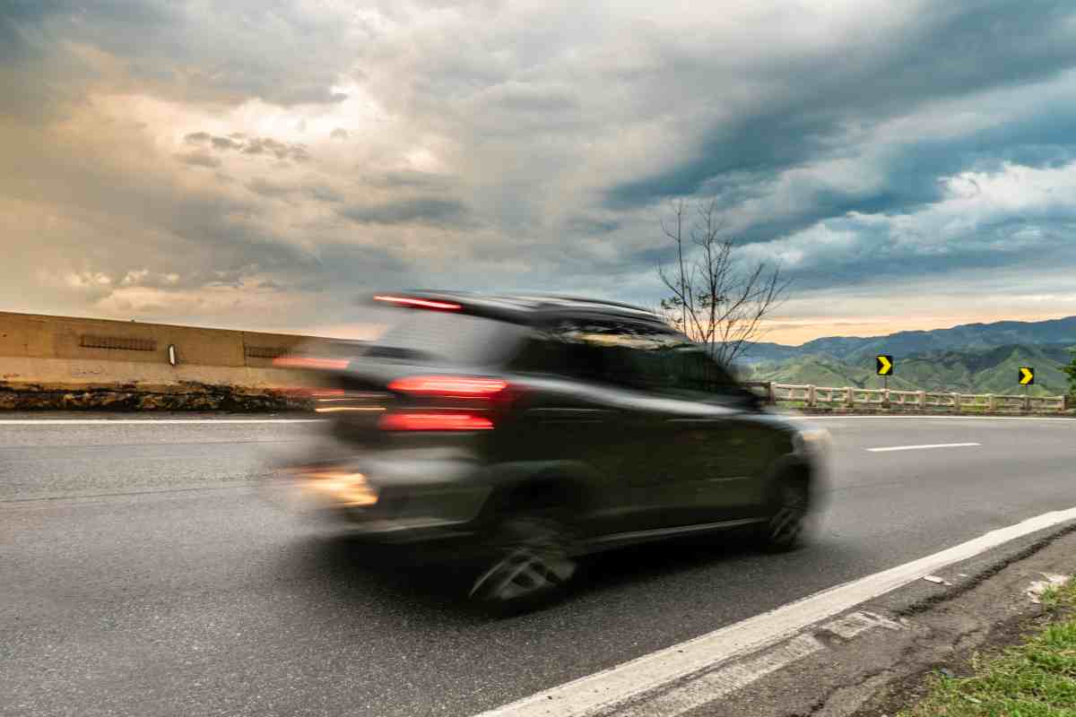 Convertir des miles en kilomètres : Tableau + Calculateur